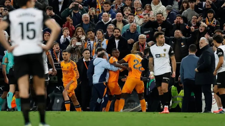 La Liga denounce offensive chants by Valencia fans during Real Madrid ...